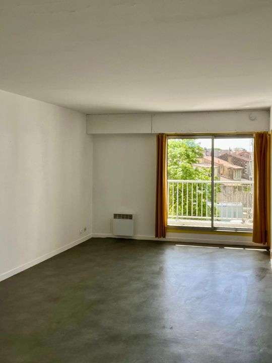 Location Appartement T1 à Bordeaux (33000) : à louer T1 / 30m² Bordeaux