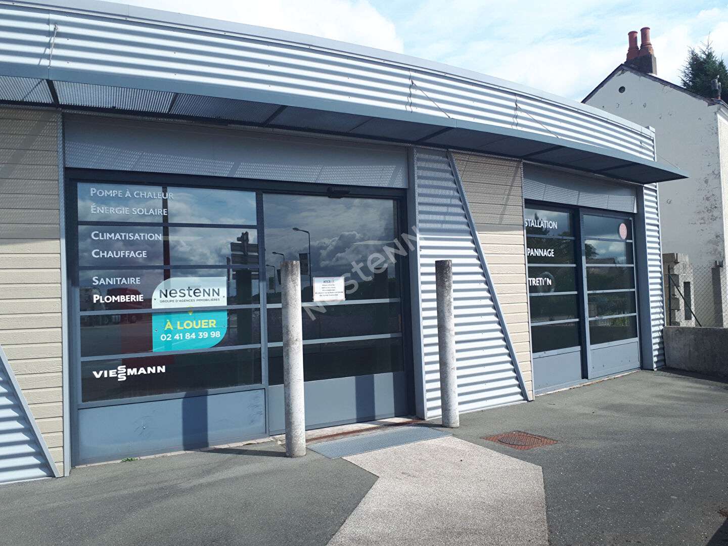Location Bureaux et commerces à Baugé (49150) : à louer / 250m² Baugé
