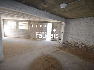 Location Garage box et parking à Saint-Lô (50000) : à louer / 35m² Saint-Lô
