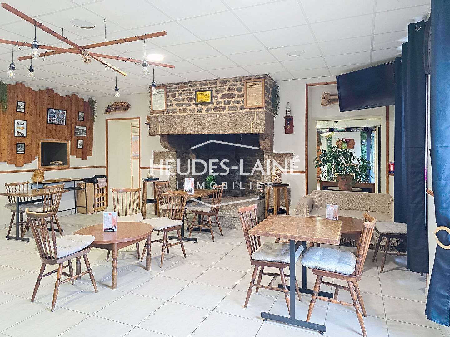 Vente Bureaux et commerces à Précey (50220) : à vendre / 454m² Précey
