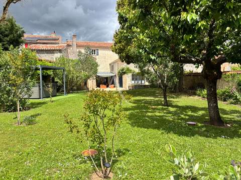 Vente Maison à Fontenay-le-Comte (85200) : à vendre / 250m² Fontenay-le ...