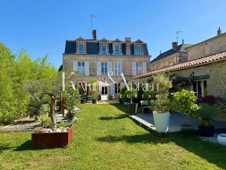 Vente Maison à Fontenay-le-Comte (85200) : à vendre / 197m² Fontenay-le ...