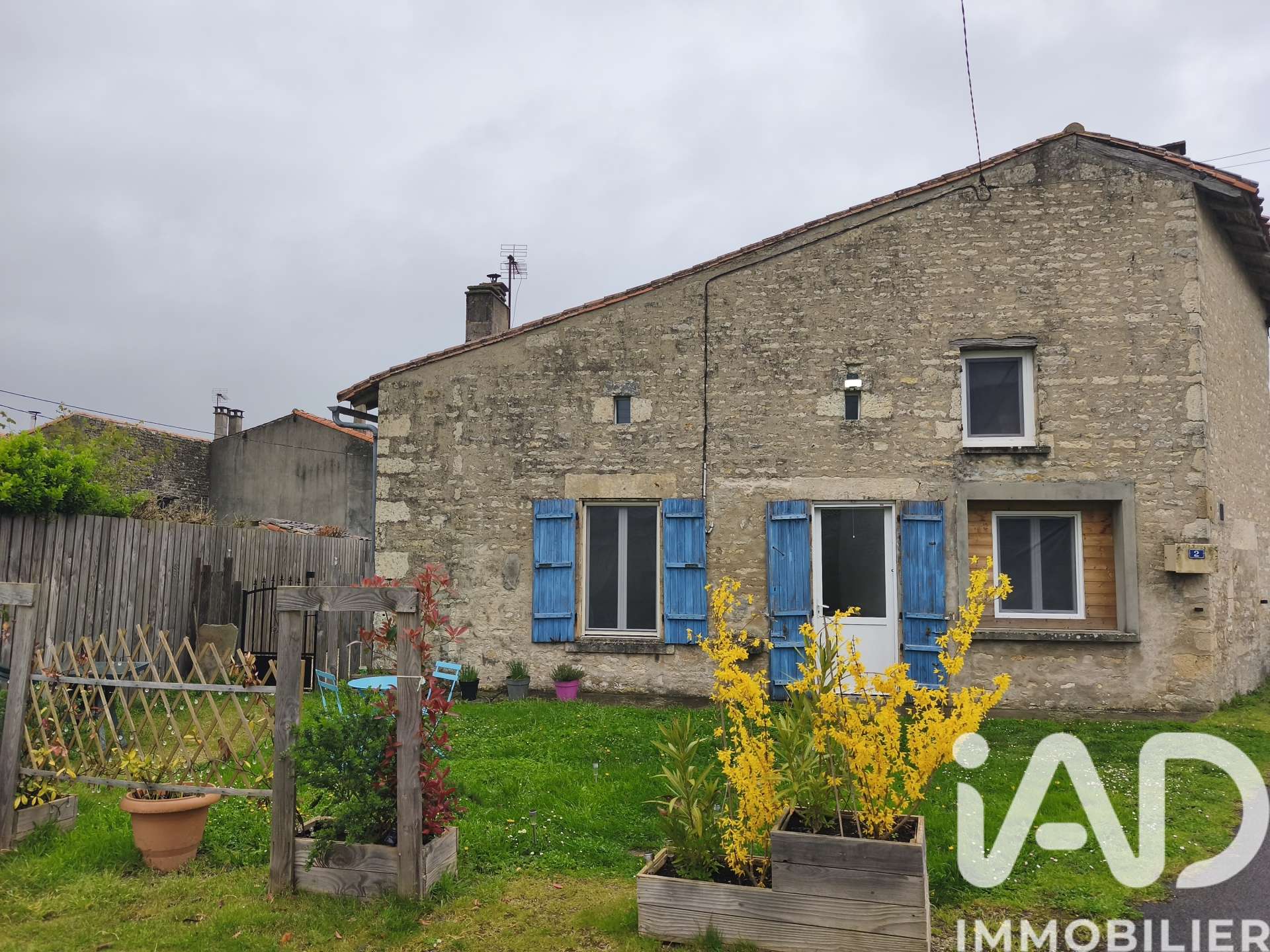 Vente Maison à Fontenille-Saint-Martin-d'Entraigues (79110) : à vendre ...