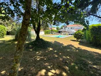 Vente Maison Piscine au Poiré-sur-Vie (85170) : à vendre Piscine ...