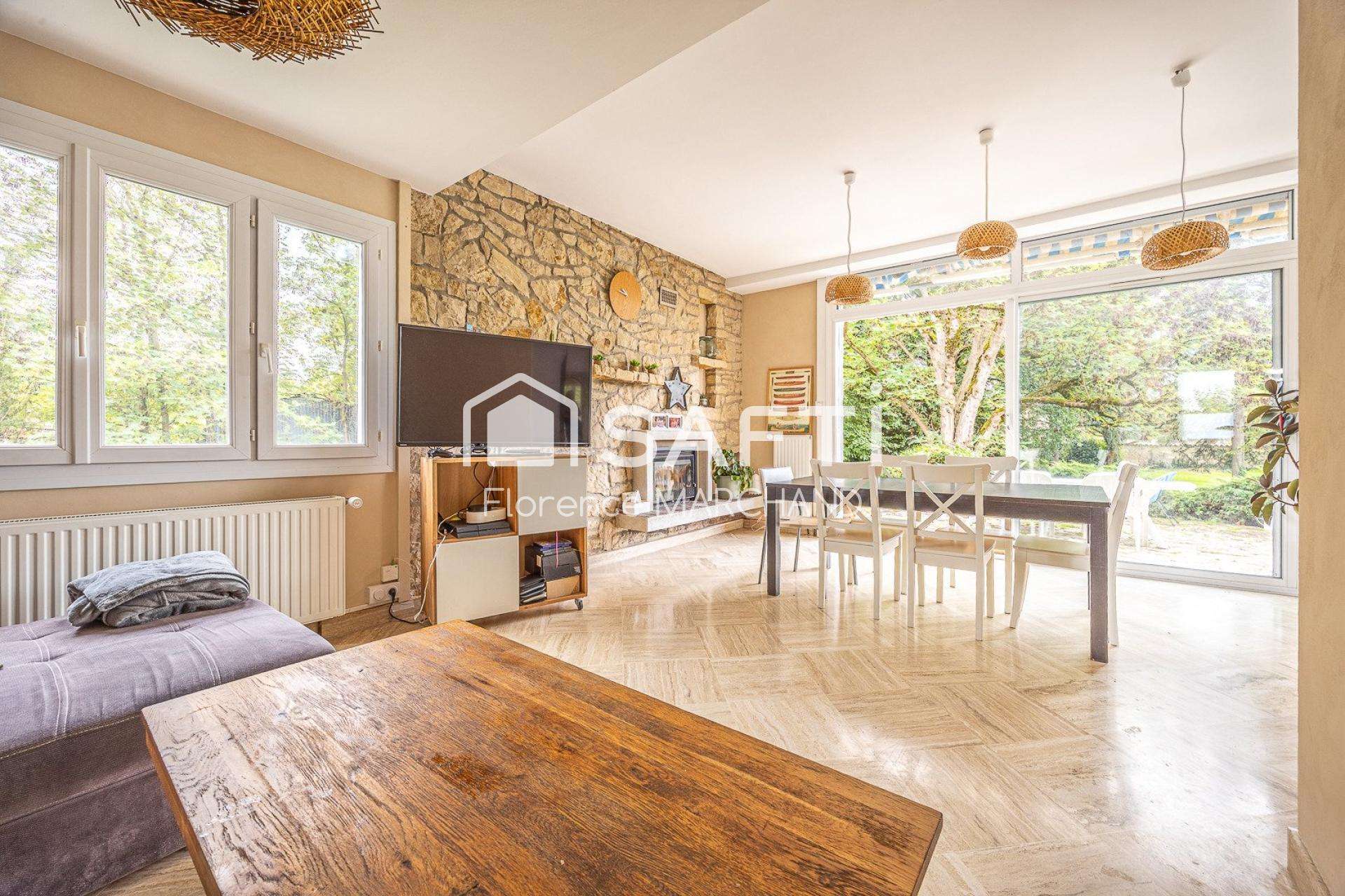 Vente Maison Piscine à Magné (79460) : à vendre Piscine / 202m² Magné