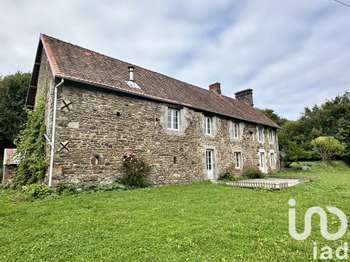 Maison avec stationnement privatif à vendre à Saint-Pierre-de-Coutances